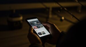 ダイソーの新作ベイトリール(AI2000)は買い？スペックや性能を解説&プチ実釣レビュー！発売日やどこで買えるかも店員に聞いてみた。 - つりはる〜釣り情報発信メディア〜